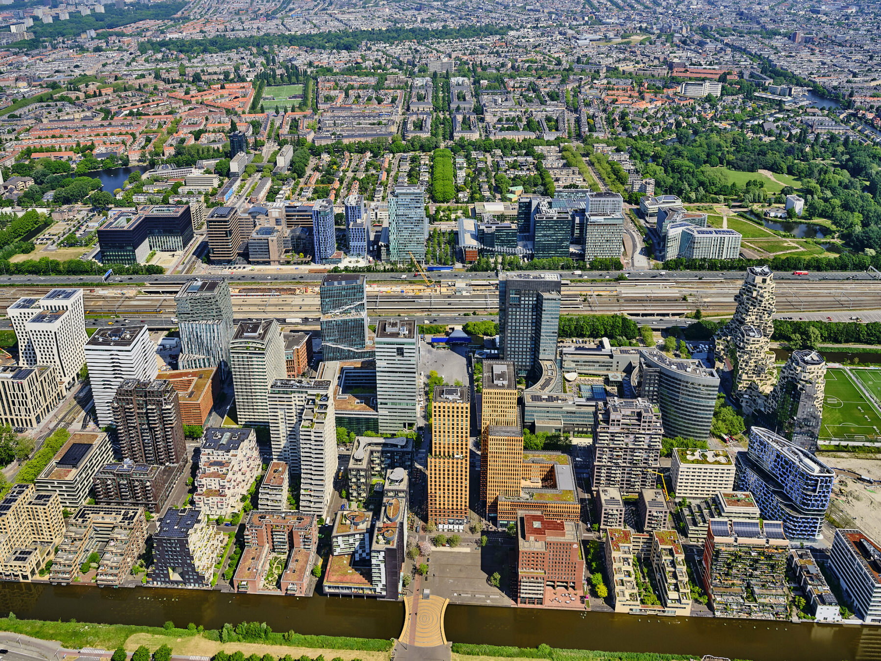 Zuidas, bouwt aan de toekomst